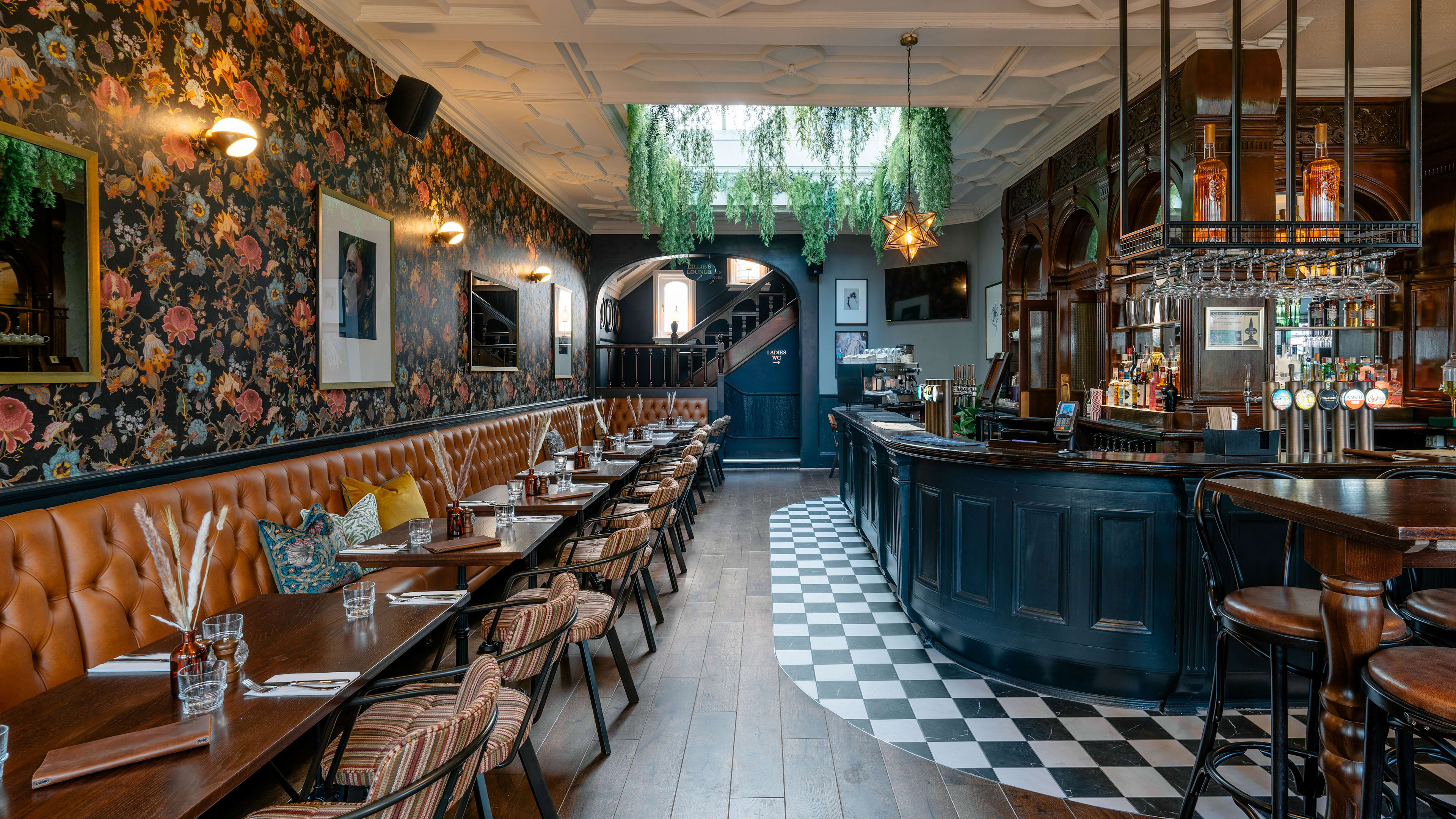 The Best Dog-Friendly Restaurants Near Me | TheFork