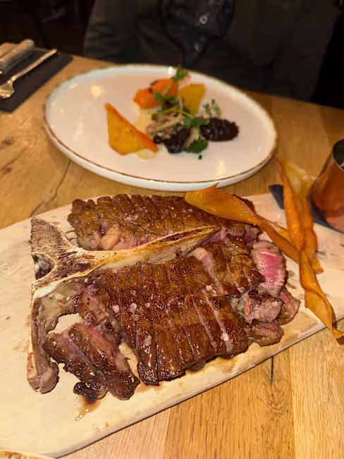 Twenty7 Aan De Maas in Rotterdam - Menu, openingstijden, prijzen, adres ...