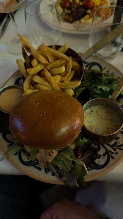 Restaurant Le Chat Blanc à Paris - Menu, avis, prix et réservation ...