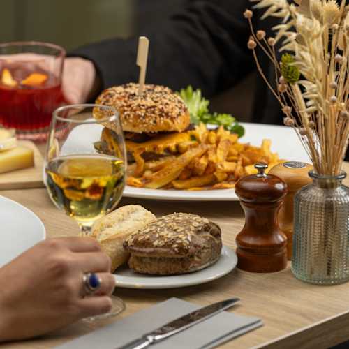 Kitchen & Bar at Courtyard à Toulouse - Menu, avis, prix et réservation ...