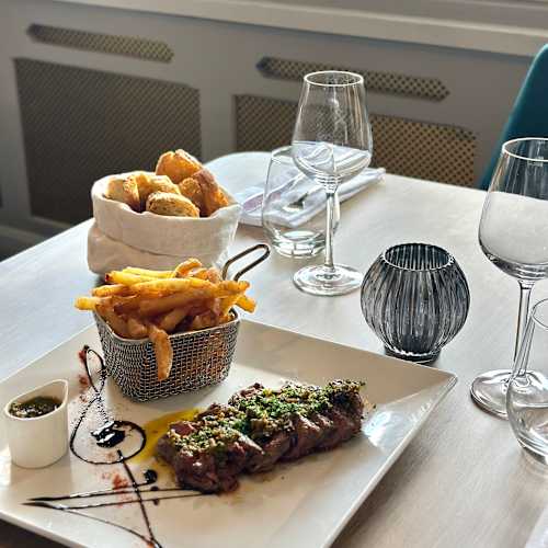 Restaurant Symphonie des saisons (Best Western Ile de France) à Château ...