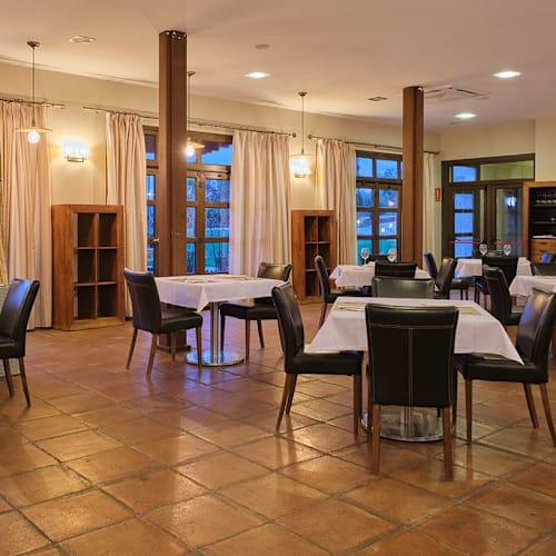 SUMMUM HOTEL MANAGEMENT (REST MAR DE OLIVOS-HOTEL VILLANAZULES in ...