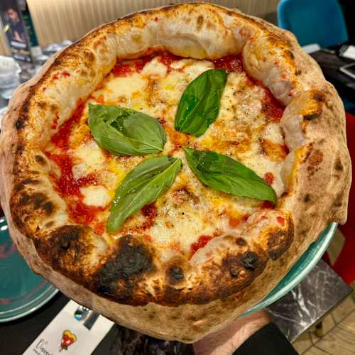Pizzeria Vincenzo Capuano Genova in Genoa - Restaurant Reviews, Menu ...