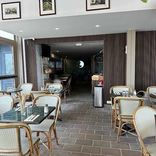 Mac Syms Cafe in Sanary-sur-Mer - Restaurant Reviews, Menus, and Prices ...