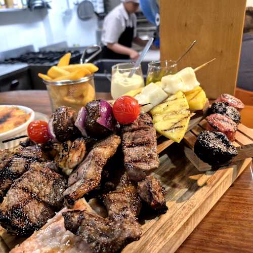 Yugo Sushi Bar & Grill in São Lourenço - Restaurant Reviews, Menu and ...