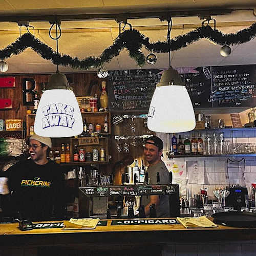 Flippin' Burgers i Stockholm - Restaurangens meny, öppettider, bokning ...