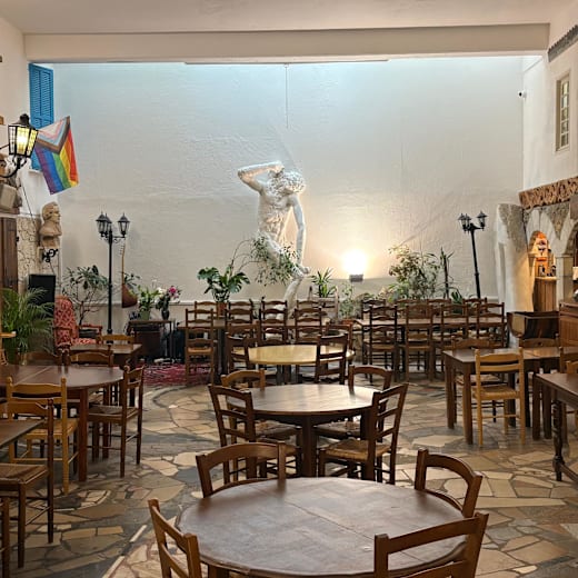 Restaurant Chez Funda - Le Village à Paris - Menu, avis, prix et ...