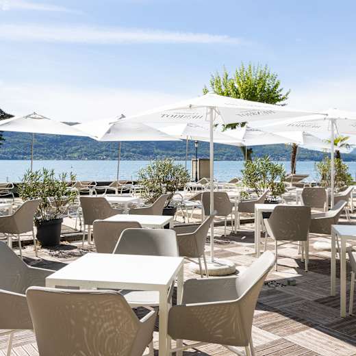Restaurant de la plage de Menthon in Menthon-Saint-Bernard - Restaurant ...
