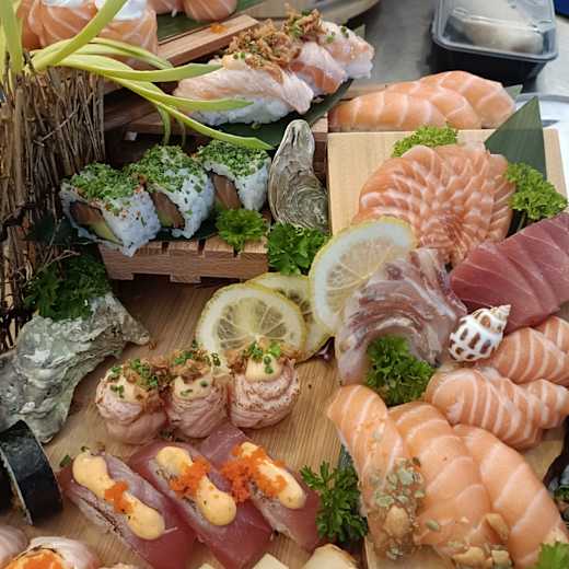 Yugo Sushi Bar & Grill in São Lourenço - Restaurant Reviews, Menu and ...