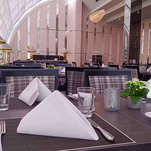Restaurante Restaurant Wintergarten: Maritim Hotel München en Munich ...