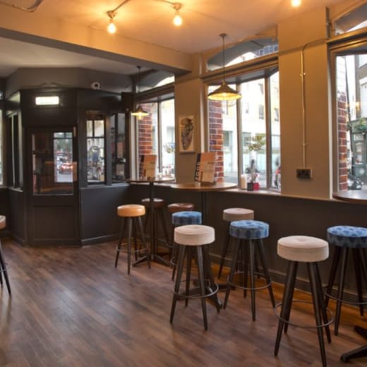 The Victoria Taps in London - Restaurant Reviews, Menu and Prices | TheFork