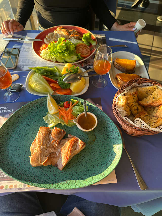 Marina Azul em Calheta - Preços, menu, morada, reserva e avaliações do ...