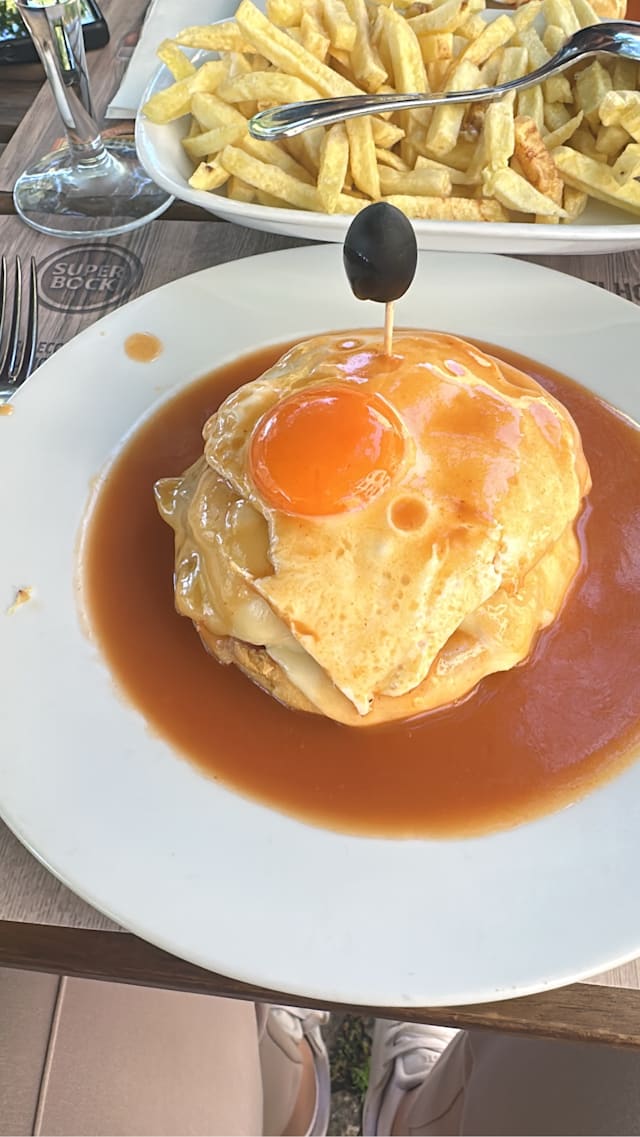 Capa no Rio by Capa Negra em Porto - Preços, menu, morada, reserva e ...