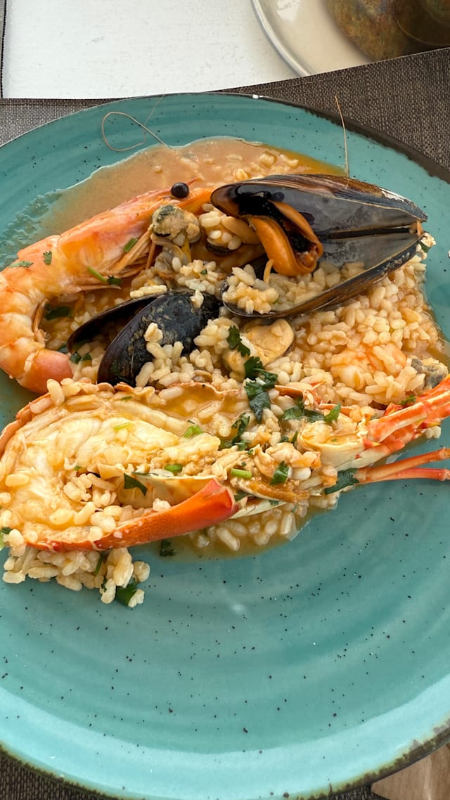 Golfinho Azul em Encarnação - Preços, menu, morada, reserva e ...