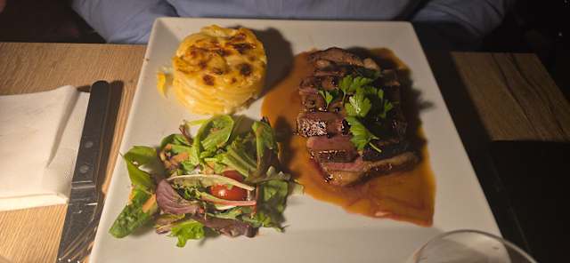 Restaurant Le Charlie's à Courbevoie - Menu, avis, prix et réservation ...