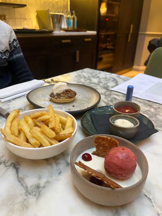 Hans' Bar and Grill in London - Restaurant Reviews, Menus, and Prices | TheFork