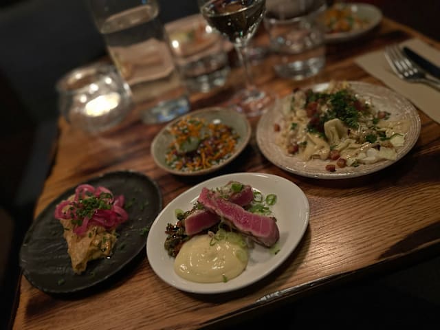 Udda Tapas Bar i Sundsvall - Restaurangens meny, öppettider, bokning ...