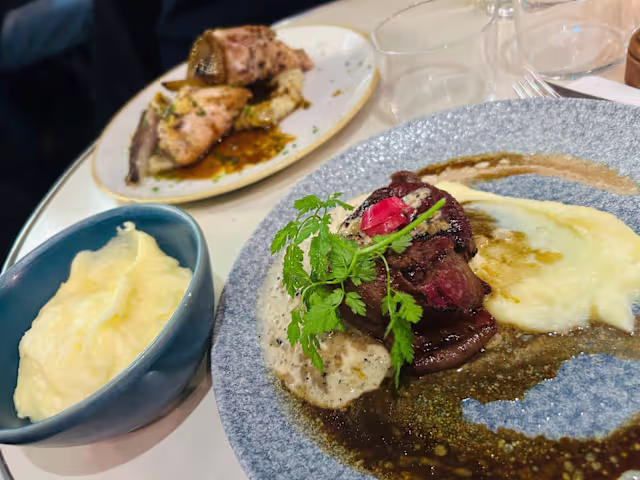 Carte et Menus 2026 - La maison bleue à Paris | TheFork