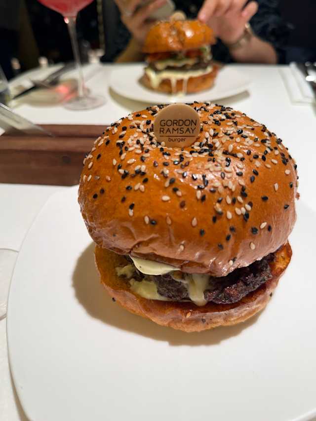 Gordon Ramsay Burger at Harrods in London - Restaurant Reviews, Menu ...