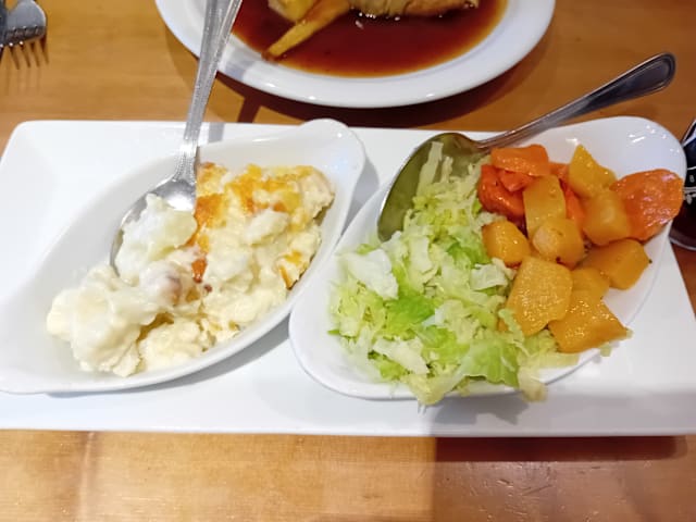 The Queen Elizabeth Inn in Pershore - Restaurant Reviews, Menus, and ...