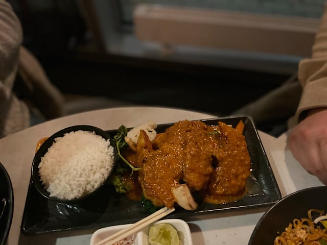 Pong Uppsala i Uppsala - Restaurangens meny, öppettider, bokning ...