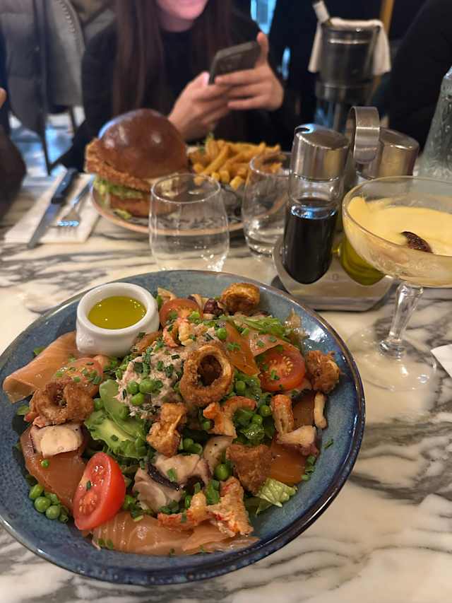Le Chat Blanc in Paris - Restaurant Reviews, Menu and Prices | TheFork