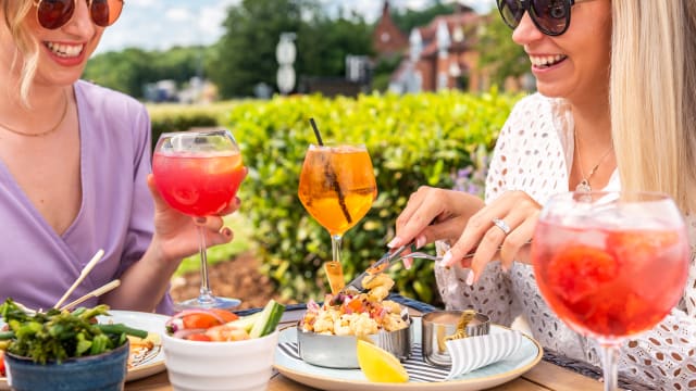 The 10 Best Restaurants with Christmas and New Year's Menus in ...